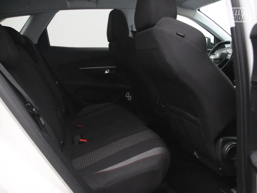 Balts Peugeot 3008 2018 Viļņa, ar dzinēja tilpumu 1.20 L un nobraukumu 173 tūkst. km par 10999 €, foto 16 vietnē AUTOMOTO.COM.LV
