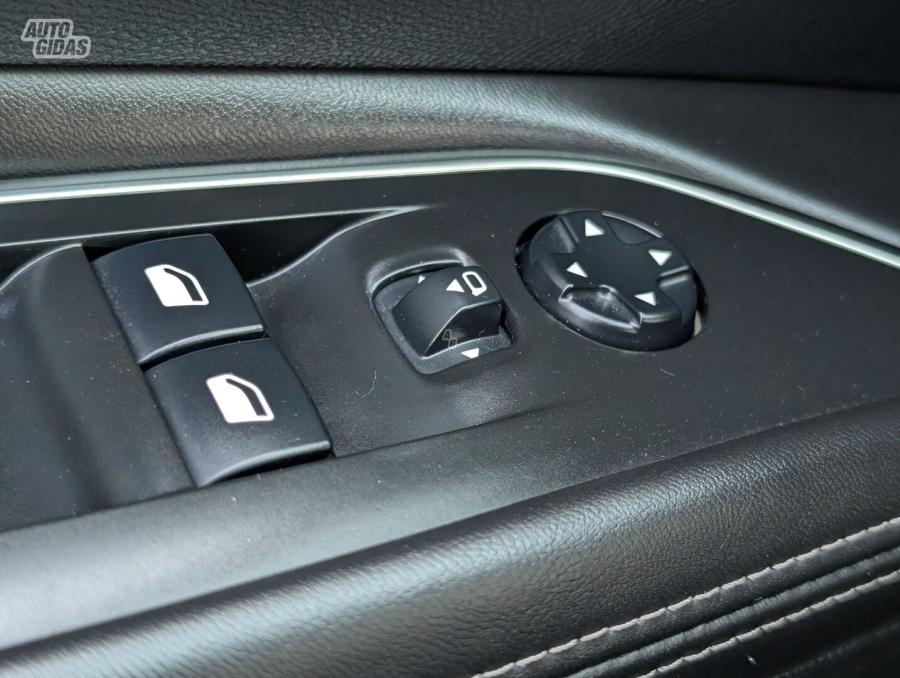 Balts Peugeot 3008 2018 Šauļi, ar dzinēja tilpumu 1.20 L un nobraukumu 177 tūkst. km par 11999 €, foto 24 vietnē AUTOMOTO.COM.LV
