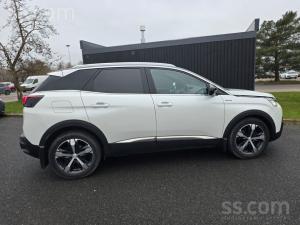 White Peugeot 3008 2018 in Riga, with an engine capacity of 1.50 L and mileage of 102 thousand km for 15000 €, photo 4 on AUTOMOTO.COM.LV