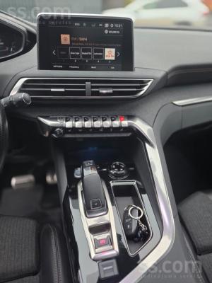 White Peugeot 3008 2018 in Riga, with an engine capacity of 1.50 L and mileage of 102 thousand km for 15000 €, photo 9 on AUTOMOTO.COM.LV