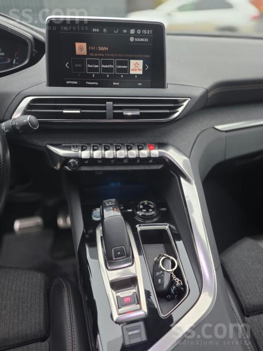 White Peugeot 3008 2018 in Riga, with an engine capacity of 1.50 L and mileage of 102 thousand km for 15000 €, photo 9 on AUTOMOTO.COM.LV