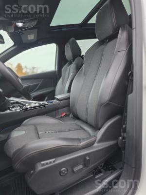 White Peugeot 3008 2018 in Riga, with an engine capacity of 1.50 L and mileage of 102 thousand km for 15000 €, photo 12 on AUTOMOTO.COM.LV