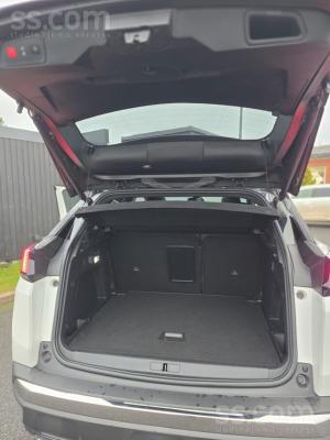 White Peugeot 3008 2018 in Riga, with an engine capacity of 1.50 L and mileage of 102 thousand km for 15000 €, photo 18 on AUTOMOTO.COM.LV