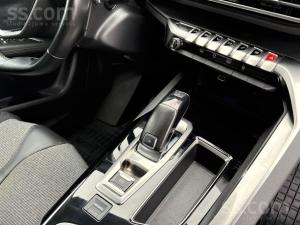 White Peugeot 3008 2018 in Liepaja, with an engine capacity of 1.20 L and mileage of 122 thousand km for 12500 €, photo 17 on AUTOMOTO.COM.LV