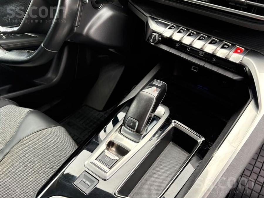 White Peugeot 3008 2018 in Liepaja, with an engine capacity of 1.20 L and mileage of 122 thousand km for 12500 €, photo 17 on AUTOMOTO.COM.LV
