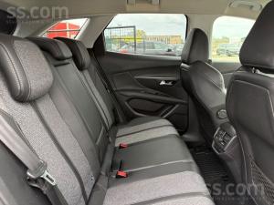 White Peugeot 3008 2018 in Liepaja, with an engine capacity of 1.20 L and mileage of 122 thousand km for 12500 €, photo 23 on AUTOMOTO.COM.LV