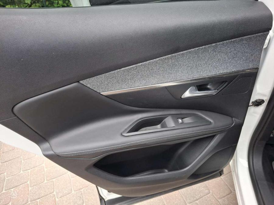 Balts Peugeot 3008 2018 Kauņa, ar dzinēja tilpumu 1.50 L un nobraukumu 267 tūkst. km par 6999 €, foto 12 vietnē AUTOMOTO.COM.LV