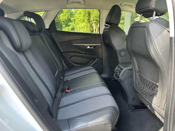 White Peugeot 3008 2018 in Kaunas, with an engine capacity of 1.20 L and mileage of 170 thousand km for 10900 €, photo 9 on AUTOMOTO.COM.LV
