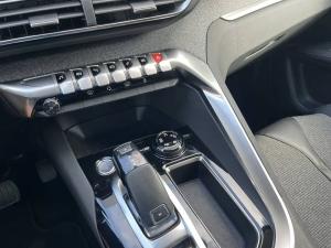Balts Peugeot 3008 2018 Jelgava, ar dzinēja tilpumu 1.20 L un nobraukumu 157 tūkst. km par 11990 €, foto 17 vietnē AUTOMOTO.COM.LV