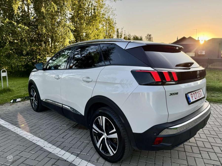 White Peugeot 3008 2018 in Kaunas, with an engine capacity of 1.50 L and mileage of 171 thousand km for 11900 €, photo 5 on AUTOMOTO.COM.LV