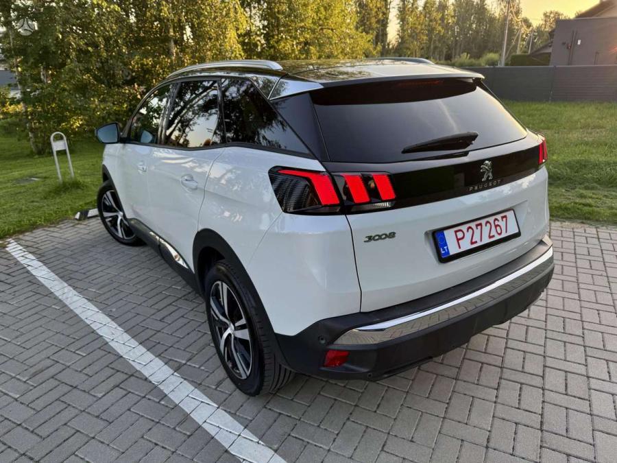 White Peugeot 3008 2018 in Kaunas, with an engine capacity of 1.50 L and mileage of 171 thousand km for 11900 €, photo 8 on AUTOMOTO.COM.LV