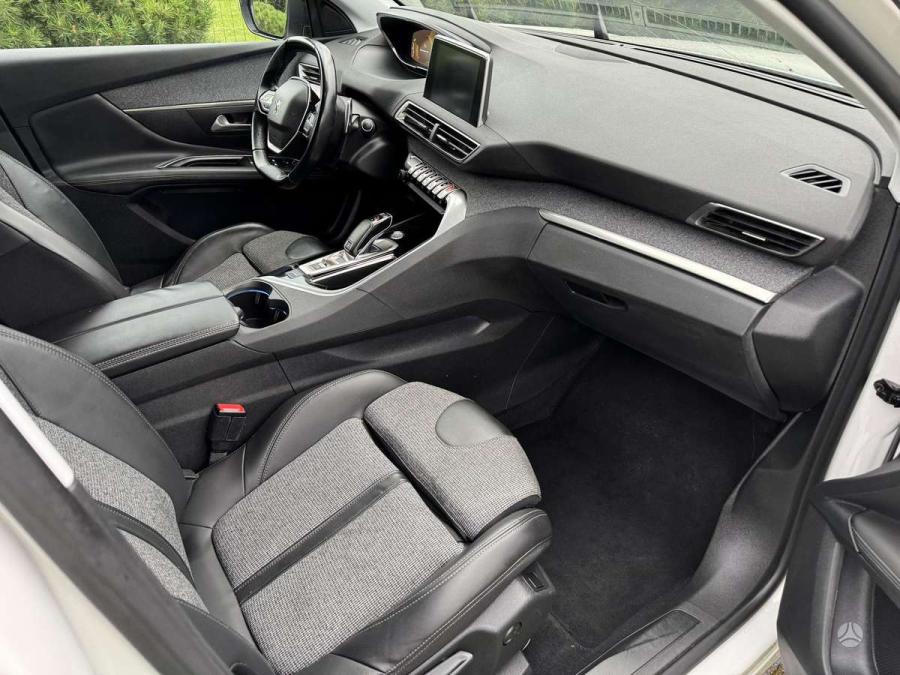 White Peugeot 3008 2018 in Kaunas, with an engine capacity of 1.50 L and mileage of 171 thousand km for 11900 €, photo 16 on AUTOMOTO.COM.LV