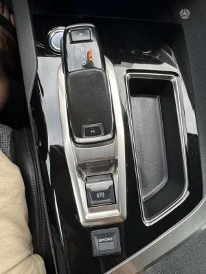 White Peugeot 3008 2018 in Kaunas, with an engine capacity of 1.50 L and mileage of 171 thousand km for 11900 €, photo 26 on AUTOMOTO.COM.LV