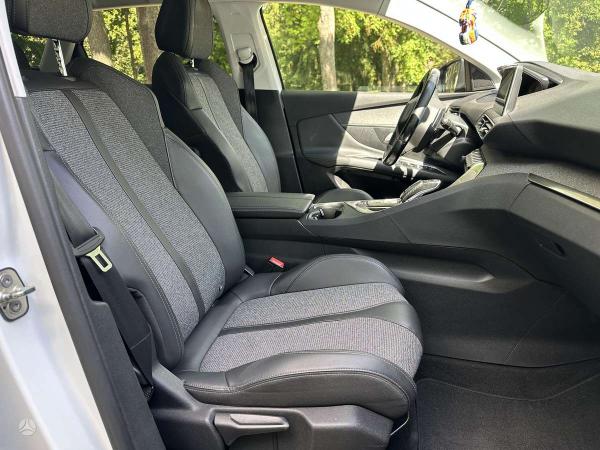 White Peugeot 3008 2018 in Kaunas, with an engine capacity of 1.20 L and mileage of 170 thousand km for 10900 €, photo 10 on AUTOMOTO.COM.LV