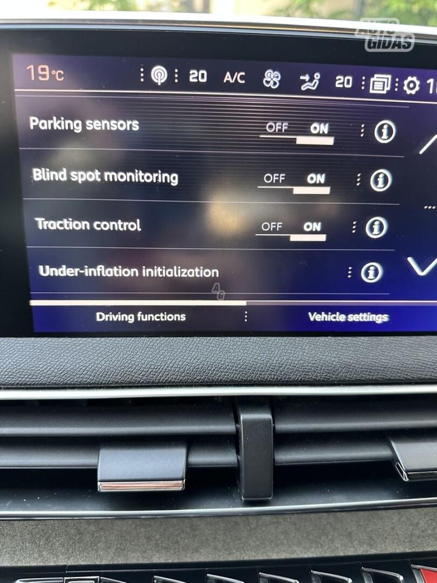 Balts Peugeot 3008 2018 Viļņa, ar dzinēja tilpumu 2.00 L un nobraukumu 134 tūkst. km par 16999 €, foto 16 vietnē AUTOMOTO.COM.LV