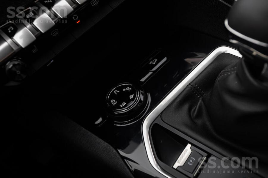 White Peugeot 3008 2018 in Jelgava, with an engine capacity of 1.20 L and mileage of 0 thousand km for 11700 €, photo 20 on AUTOMOTO.COM.LV
