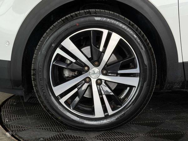 White Peugeot 3008 2019 in Kaunas, with an engine capacity of 1.20 L and mileage of 147 thousand km for 13990 €, photo 7 on AUTOMOTO.COM.LV