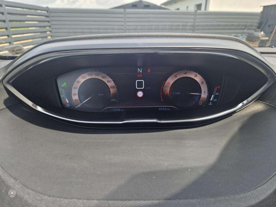 Balts Peugeot 3008 2019 Viļņa, ar dzinēja tilpumu 1.20 L un nobraukumu 113 tūkst. km par 13900 €, foto 9 vietnē AUTOMOTO.COM.LV