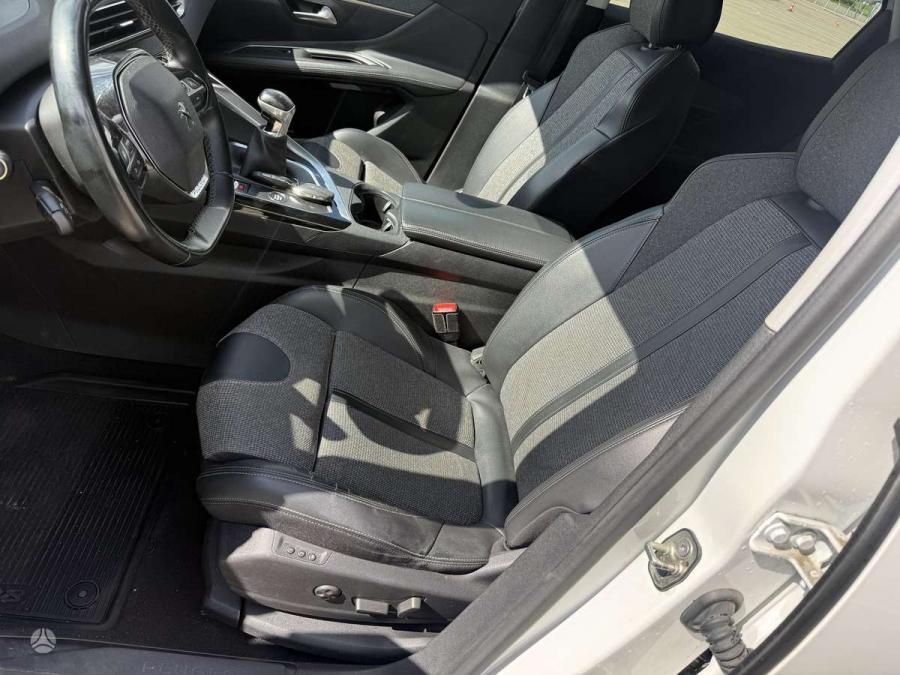 Balts Peugeot 3008 2019 Šauļi, ar dzinēja tilpumu 1.20 L un nobraukumu 143 tūkst. km par 8100 €, foto 13 vietnē AUTOMOTO.COM.LV