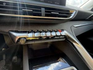 Balts Peugeot 3008 2019 Šauļi, ar dzinēja tilpumu 1.20 L un nobraukumu 143 tūkst. km par 8100 €, foto 20 vietnē AUTOMOTO.COM.LV