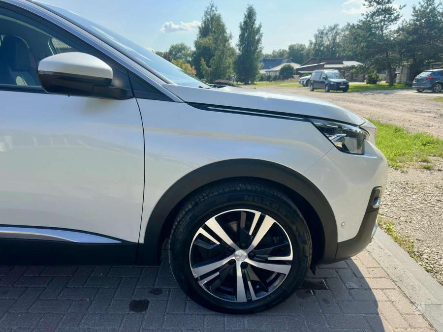 White Peugeot 3008 2019 in Siauliai, with an engine capacity of 2.00 L and mileage of 215 thousand km for 12600 €, photo 12 on AUTOMOTO.COM.LV