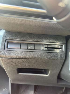 White Peugeot 3008 2019 in Siauliai, with an engine capacity of 2.00 L and mileage of 215 thousand km for 12600 €, photo 22 on AUTOMOTO.COM.LV