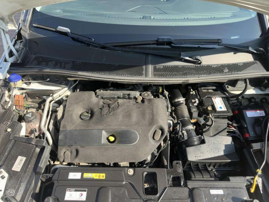 White Peugeot 3008 2019 in Siauliai, with an engine capacity of 2.00 L and mileage of 215 thousand km for 12600 €, photo 36 on AUTOMOTO.COM.LV