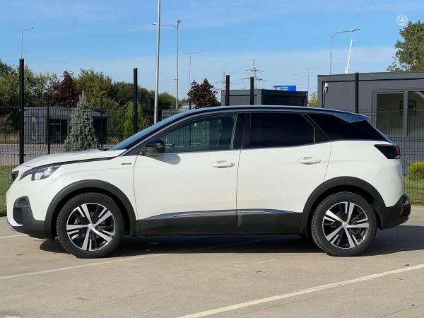 Peugeot 3008 2019 in Klaipeda on AUTOMOTO.COM.LV White Peugeot 3008 2019 in Klaipeda, with an engine capacity of 1.50 L and mileage of 273 thousand km for 10500 €, photo 6 on AUTOMOTO.COM.LV