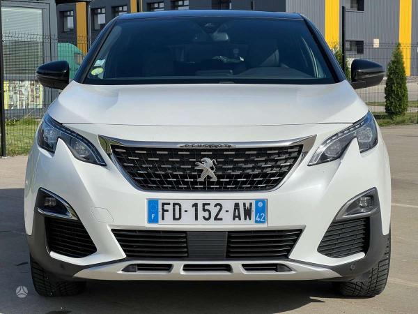 Peugeot 3008 2019 in Klaipeda on AUTOMOTO.COM.LV White Peugeot 3008 2019 in Klaipeda, with an engine capacity of 1.50 L and mileage of 273 thousand km for 10500 €, photo 8 on AUTOMOTO.COM.LV