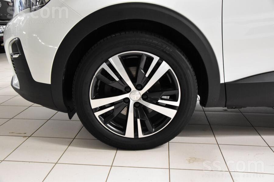 White Peugeot 3008 2019 in Riga, with an engine capacity of 1.20 L and mileage of 113 thousand km for 11590 €, photo 12 on AUTOMOTO.COM.LV
