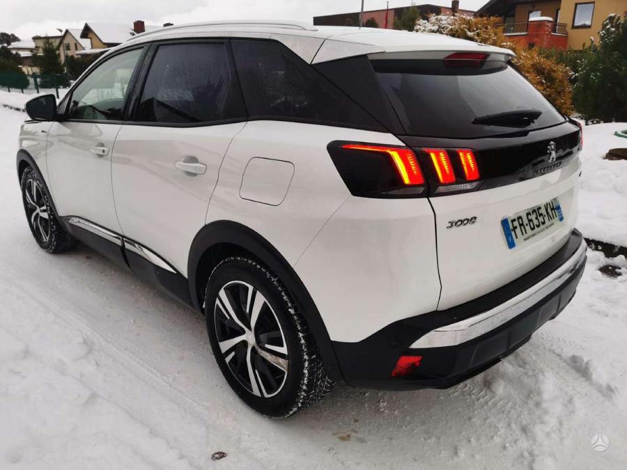 White Peugeot 3008 2020 in Kaunas, with an engine capacity of 1.60 L and mileage of 191 thousand km for 15290 €, photo 5 on AUTOMOTO.COM.LV