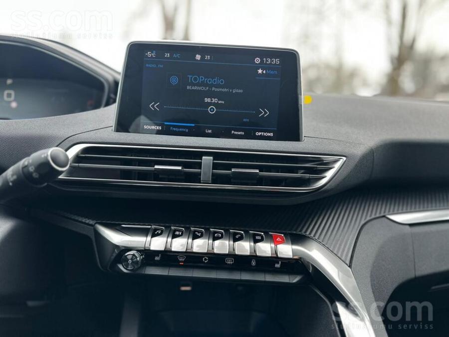 Balts Peugeot 3008 2020 Rīga, ar dzinēja tilpumu 1.50 L un nobraukumu 105 tūkst. km par 14550 €, foto 28 vietnē AUTOMOTO.COM.LV