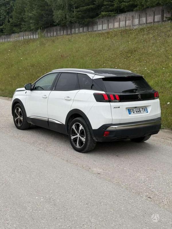 Balts Peugeot 3008 2020 Viļņa, ar dzinēja tilpumu 1.20 L un nobraukumu 240 tūkst. km par 7700 €, foto 6 vietnē AUTOMOTO.COM.LV