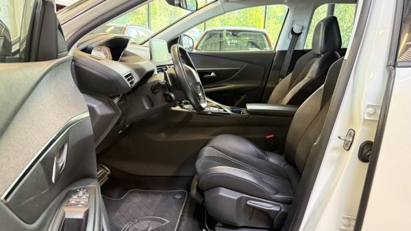 Balts Peugeot 3008 2020 Rīga, ar dzinēja tilpumu 1.50 L un nobraukumu 76 tūkst. km par 16900 €, foto 9 vietnē AUTOMOTO.COM.LV