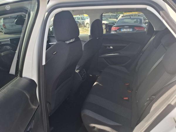 White Peugeot 3008 2020 in Plunge, with an engine capacity of 1.20 L and mileage of 170 thousand km for 10600 €, photo 10 on AUTOMOTO.COM.LV