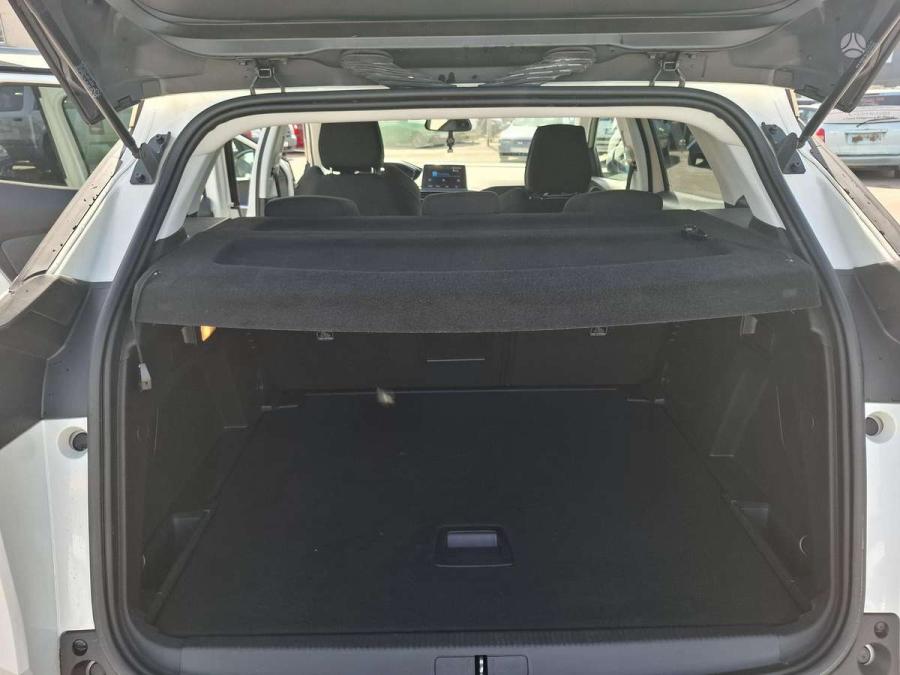 Balts Peugeot 3008 2020 Plungė, ar dzinēja tilpumu 1.20 L un nobraukumu 170 tūkst. km par 10600 €, foto 12 vietnē AUTOMOTO.COM.LV