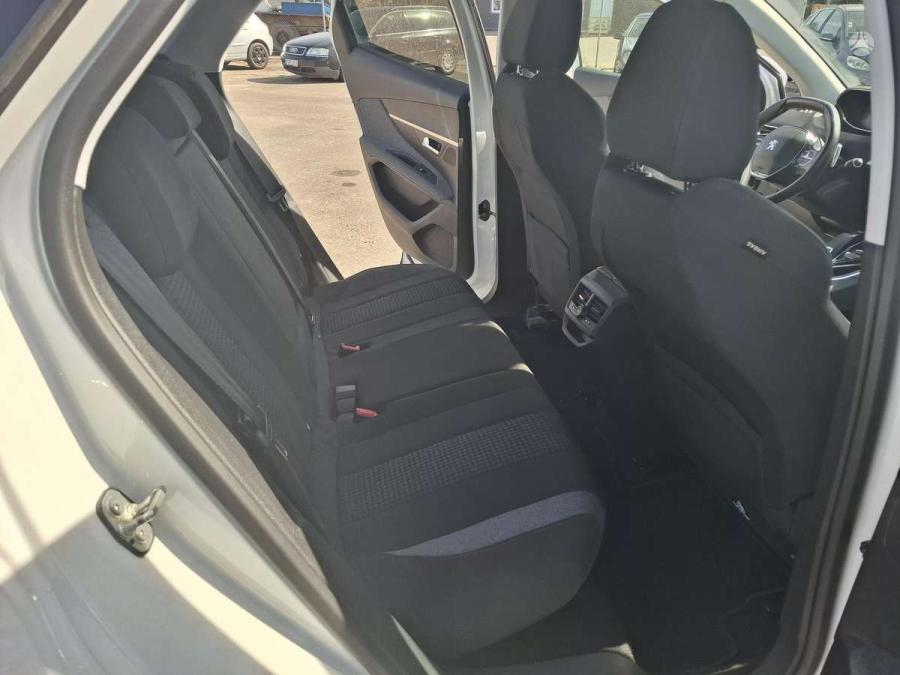 Balts Peugeot 3008 2020 Plungė, ar dzinēja tilpumu 1.20 L un nobraukumu 170 tūkst. km par 10600 €, foto 13 vietnē AUTOMOTO.COM.LV