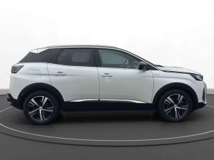 White Peugeot 3008 2021 in Kaunas, with an engine capacity of 1.60 L and mileage of 62 thousand km for 24307 €, photo 6 on AUTOMOTO.COM.LV