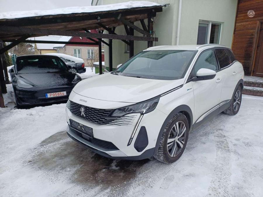 White Peugeot 3008 2021 in Vilnius, with an engine capacity of 1.60 L and mileage of 103 thousand km for 19500 €, photo 1 on AUTOMOTO.COM.LV