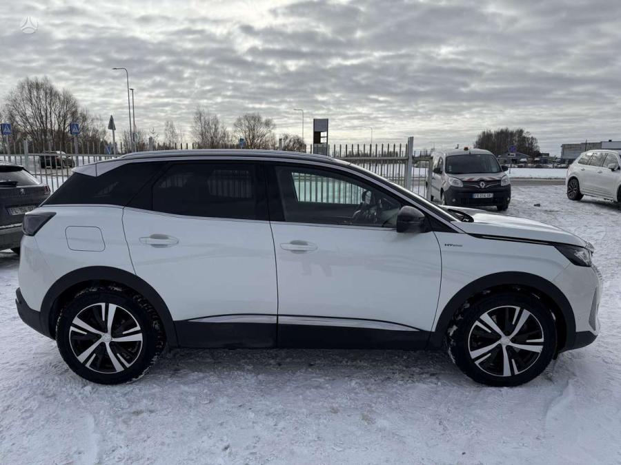 White Peugeot 3008 2021 in Marijampole, with an engine capacity of 1.60 L and mileage of 126 thousand km for 18144 €, photo 4 on AUTOMOTO.COM.LV