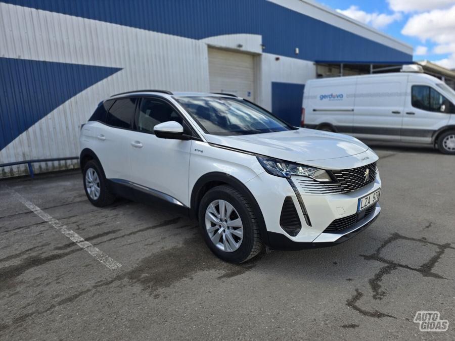 White Peugeot 3008 2021 in Klaipeda, with an engine capacity of 1.20 L and mileage of 55 thousand km for 16800 €, photo 1 on AUTOMOTO.COM.LV