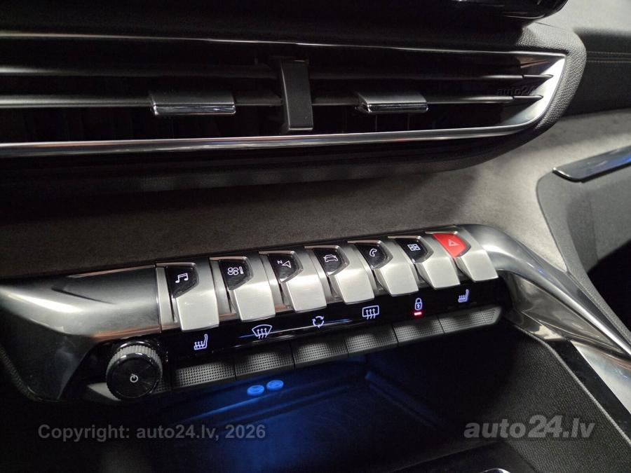White Peugeot 3008 2021 in Tallinn, with an engine capacity of 1.50 L and mileage of 103 thousand km for 18900 €, photo 12 on AUTOMOTO.COM.LV
