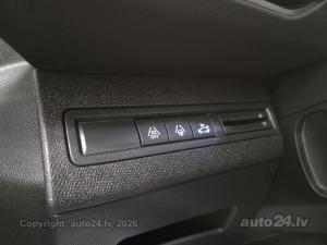 White Peugeot 3008 2021 in Tallinn, with an engine capacity of 1.50 L and mileage of 103 thousand km for 18900 €, photo 17 on AUTOMOTO.COM.LV