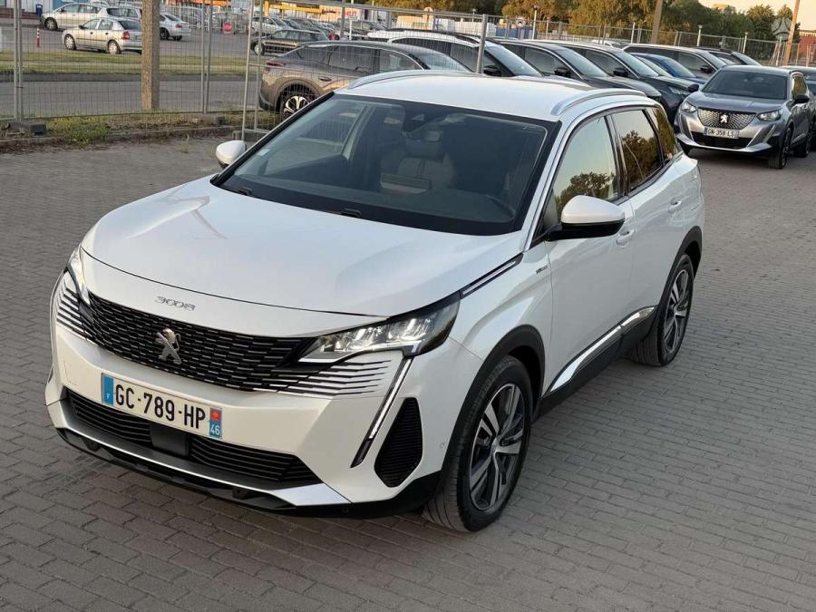 White Peugeot 3008 2021 in Marijampole, with an engine capacity of 1.60 L and mileage of 139 thousand km for 16500 €, photo 3 on AUTOMOTO.COM.LV