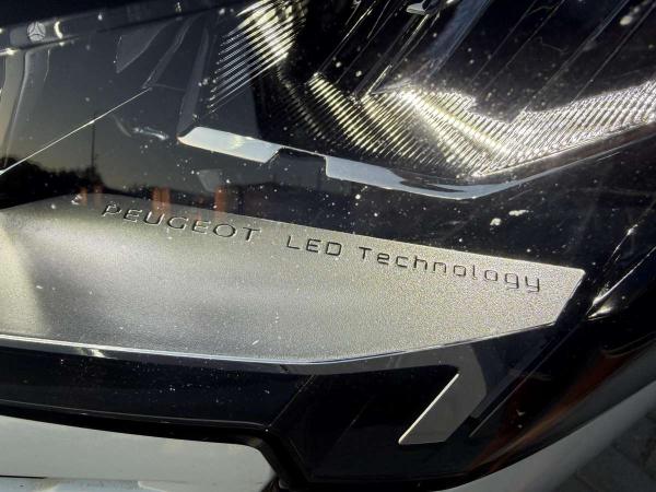 White Peugeot 3008 2021 in Marijampole, with an engine capacity of 1.60 L and mileage of 139 thousand km for 16500 €, photo 3 on AUTOMOTO.COM.LV