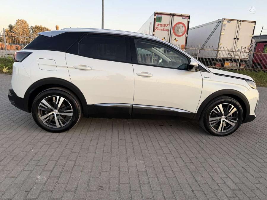 White Peugeot 3008 2021 in Marijampole, with an engine capacity of 1.60 L and mileage of 139 thousand km for 16500 €, photo 9 on AUTOMOTO.COM.LV