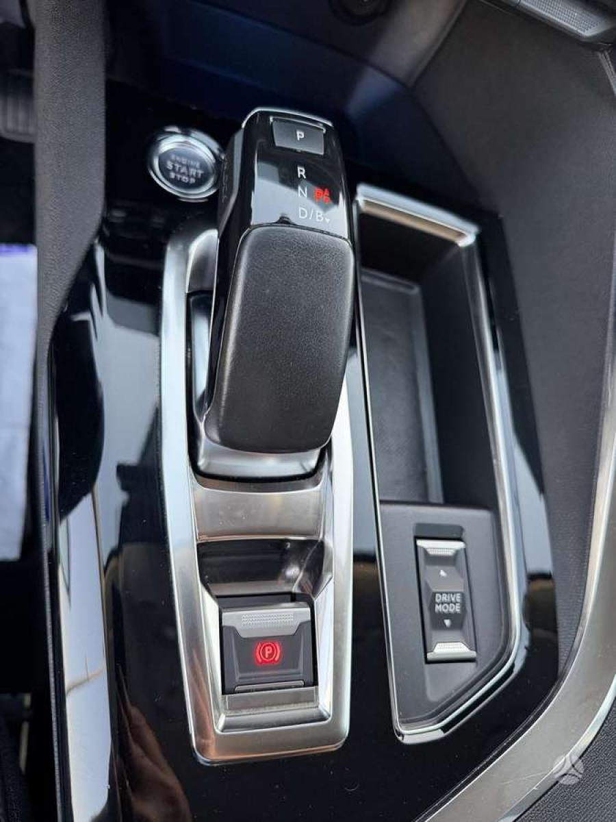 White Peugeot 3008 2021 in Marijampole, with an engine capacity of 1.60 L and mileage of 139 thousand km for 16500 €, photo 39 on AUTOMOTO.COM.LV