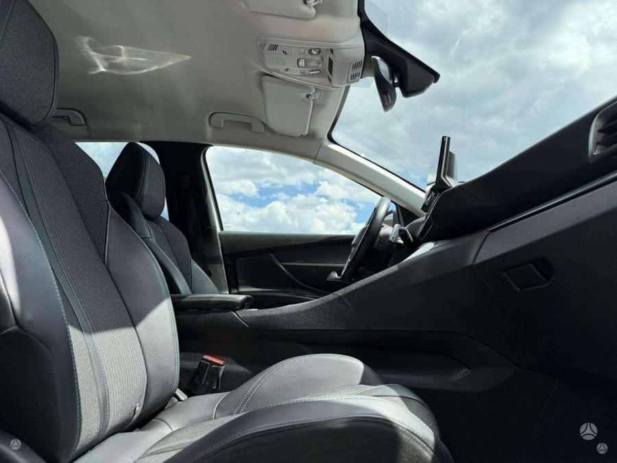 Balts Peugeot 3008 2021 Šauļi, ar dzinēja tilpumu 1.60 L un nobraukumu 110 tūkst. km par 17490 €, foto 24 vietnē AUTOMOTO.COM.LV