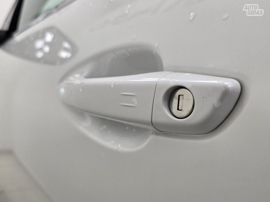 White Peugeot 3008 2021 in Vilnius, with an engine capacity of 1.50 L and mileage of 147 thousand km for 17690 €, photo 10 on AUTOMOTO.COM.LV