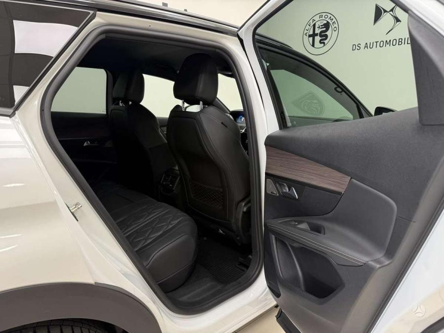 Balts Peugeot 3008 2021 Viļņa, ar dzinēja tilpumu 1.60 L un nobraukumu 105 tūkst. km par 20990 €, foto 45 vietnē AUTOMOTO.COM.LV